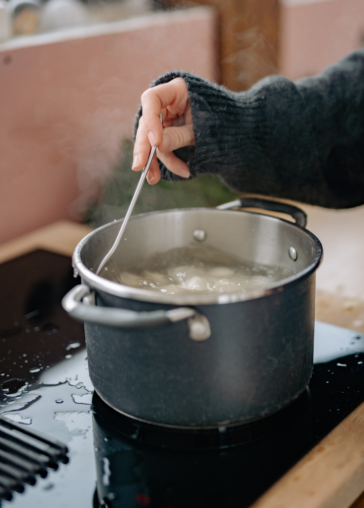 IHコンロ焦げ付き原因と落とし方を掃除のプロが解説！予防策についても丁寧に教えます | 木になるたねガーデン