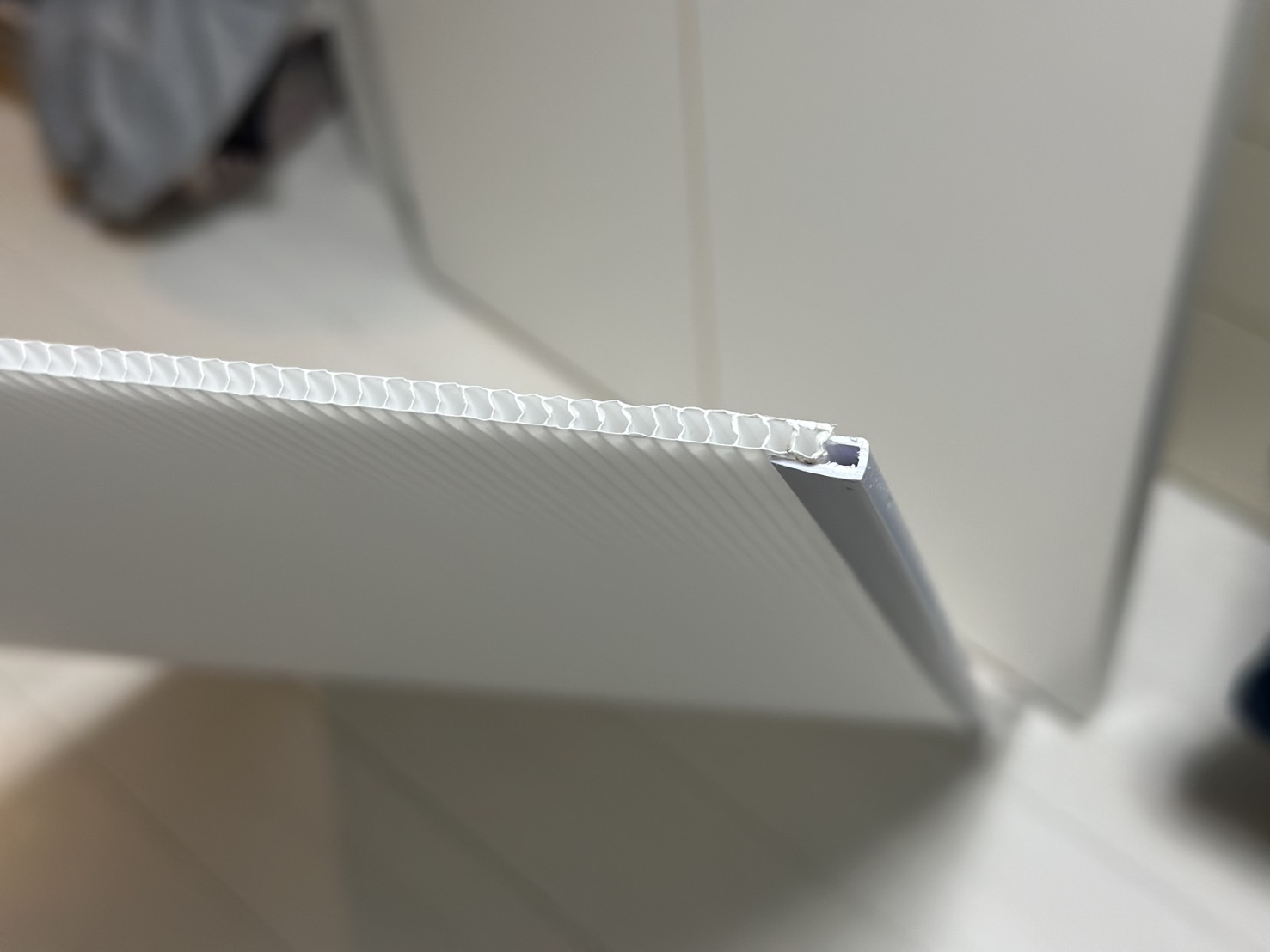 プラダンでスライド二重窓を作ってみた！効果と1年後の変化をレビュー | 木になるたねガーデン